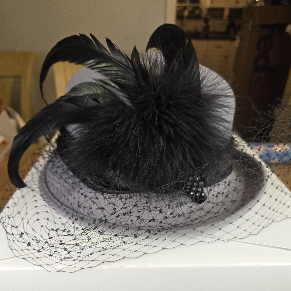 Vintage Michael Howard Miss Bierner 100% Wool Hat Mad… - Gem